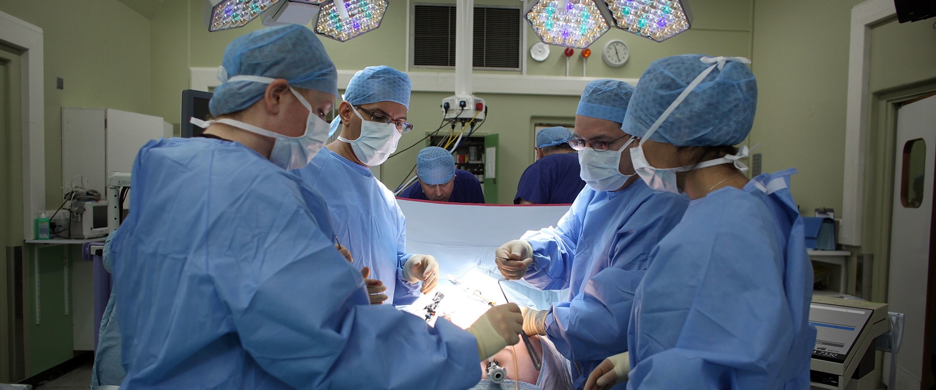 What are the Duties and Responsibilities of Surgical Team Members?